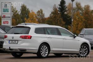 White Volkswagen Passat B8 2016 in Tukums, with an engine capacity of 2.00 L and mileage of 230 thousand km for 10500 €, photo 3 on AUTOMOTO.COM.LV