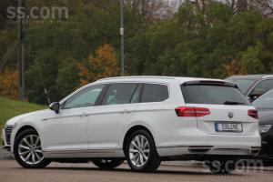 White Volkswagen Passat B8 2016 in Tukums, with an engine capacity of 2.00 L and mileage of 230 thousand km for 10500 €, photo 5 on AUTOMOTO.COM.LV