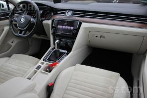 White Volkswagen Passat B8 2016 in Tukums, with an engine capacity of 2.00 L and mileage of 230 thousand km for 10500 €, photo 6 on AUTOMOTO.COM.LV
