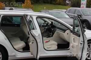 White Volkswagen Passat B8 2016 in Tukums, with an engine capacity of 2.00 L and mileage of 230 thousand km for 10500 €, photo 7 on AUTOMOTO.COM.LV