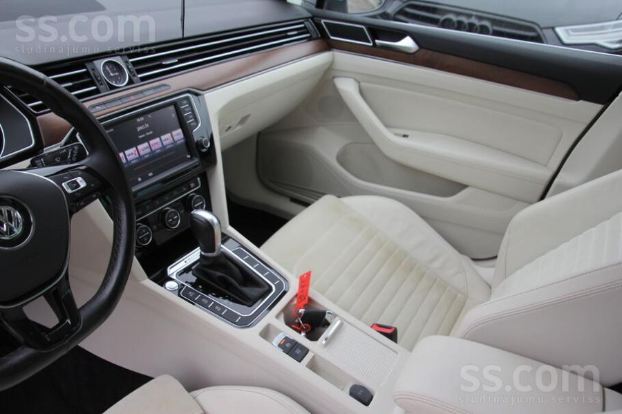 White Volkswagen Passat B8 2016 in Tukums, with an engine capacity of 2.00 L and mileage of 230 thousand km for 10500 €, photo 8 on AUTOMOTO.COM.LV