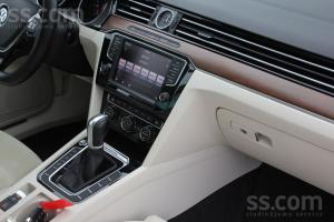 White Volkswagen Passat B8 2016 in Tukums, with an engine capacity of 2.00 L and mileage of 230 thousand km for 10500 €, photo 9 on AUTOMOTO.COM.LV