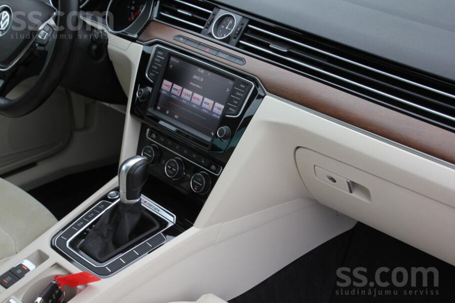 White Volkswagen Passat B8 2016 in Tukums, with an engine capacity of 2.00 L and mileage of 230 thousand km for 10500 €, photo 9 on AUTOMOTO.COM.LV
