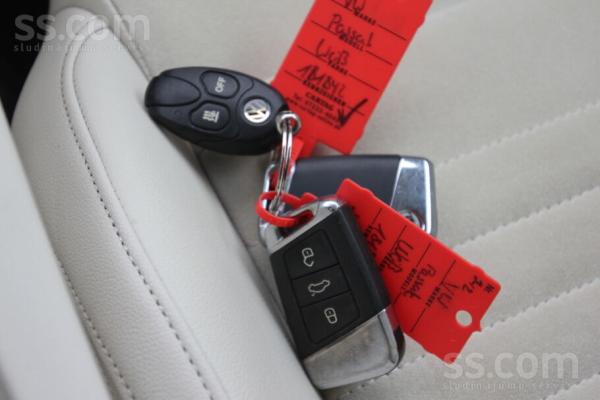 Фольксваген Пассат Б8 2016 в Тукумс на AUTOMOTO.COM.LV Белый Фольксваген Пассат Б8 2016 в Тукумс, объемом двигателя 2.00 л и пробегом 230 тыс. км за 10500 €, фото 10 на AUTOMOTO.COM.LV