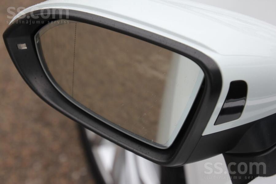 White Volkswagen Passat B8 2016 in Tukums, with an engine capacity of 2.00 L and mileage of 230 thousand km for 10500 €, photo 19 on AUTOMOTO.COM.LV