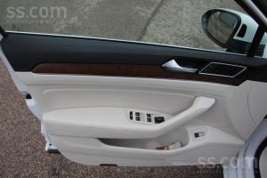 White Volkswagen Passat B8 2016 in Tukums, with an engine capacity of 2.00 L and mileage of 230 thousand km for 10500 €, photo 20 on AUTOMOTO.COM.LV