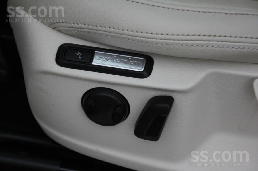 White Volkswagen Passat B8 2016 in Tukums, with an engine capacity of 2.00 L and mileage of 230 thousand km for 10500 €, photo 23 on AUTOMOTO.COM.LV