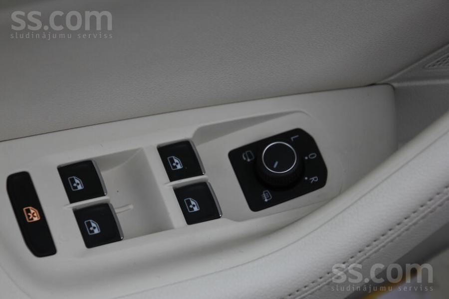 White Volkswagen Passat B8 2016 in Tukums, with an engine capacity of 2.00 L and mileage of 230 thousand km for 10500 €, photo 25 on AUTOMOTO.COM.LV