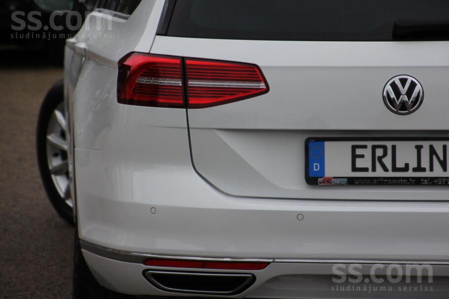 White Volkswagen Passat B8 2016 in Tukums, with an engine capacity of 2.00 L and mileage of 230 thousand km for 10500 €, photo 29 on AUTOMOTO.COM.LV