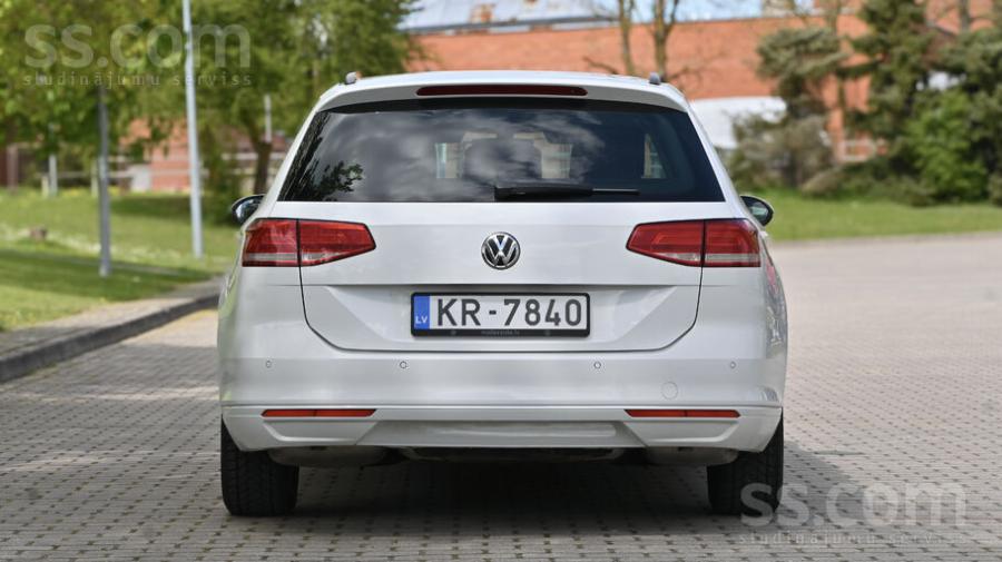 White Volkswagen Passat B8 2017 in Dobele, with an engine capacity of 1.40 L and mileage of 0 thousand km for 10350 €, photo 3 on AUTOMOTO.COM.LV