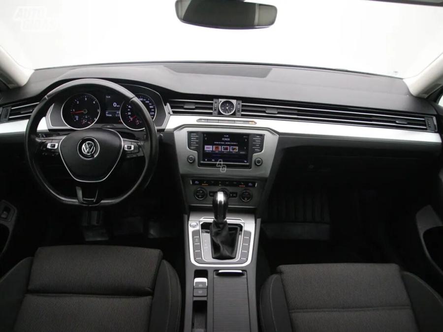 Balts Volkswagen Passat B8 2017 Viļņa, ar dzinēja tilpumu 2.00 L un nobraukumu 209 tūkst. km par 11199 €, foto 3 vietnē AUTOMOTO.COM.LV