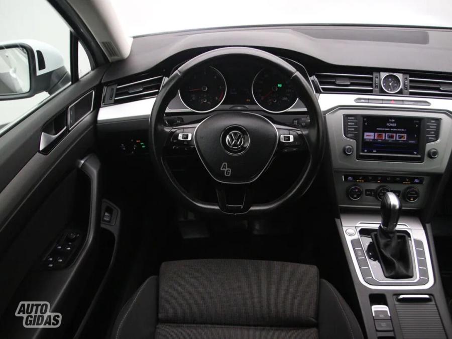 Balts Volkswagen Passat B8 2017 Viļņa, ar dzinēja tilpumu 2.00 L un nobraukumu 209 tūkst. km par 11199 €, foto 18 vietnē AUTOMOTO.COM.LV