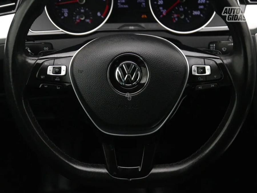 Balts Volkswagen Passat B8 2017 Viļņa, ar dzinēja tilpumu 2.00 L un nobraukumu 209 tūkst. km par 11199 €, foto 19 vietnē AUTOMOTO.COM.LV