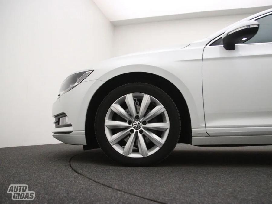 Balts Volkswagen Passat B8 2017 Viļņa, ar dzinēja tilpumu 2.00 L un nobraukumu 209 tūkst. km par 11199 €, foto 29 vietnē AUTOMOTO.COM.LV