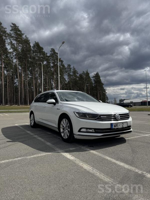 White Volkswagen Passat B8 2017 in Riga, with an engine capacity of 2.00 L and mileage of 245 thousand km for 9650 €, photo 1 on AUTOMOTO.COM.LV