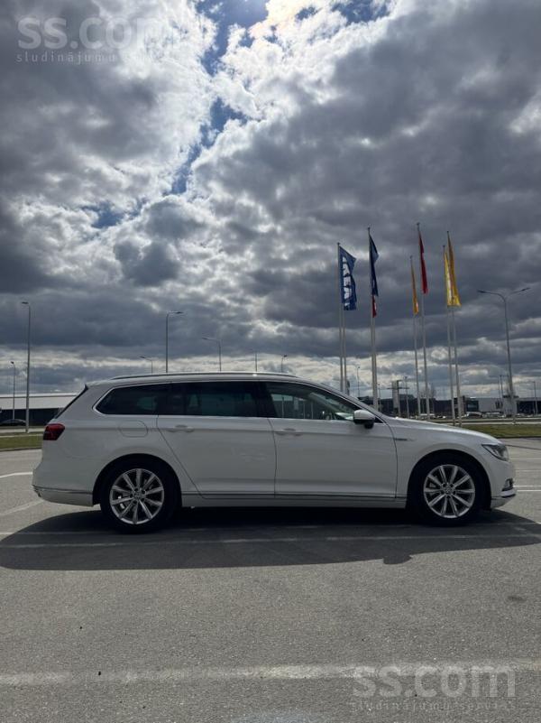 White Volkswagen Passat B8 2017 in Riga, with an engine capacity of 2.00 L and mileage of 245 thousand km for 9650 €, photo 9 on AUTOMOTO.COM.LV