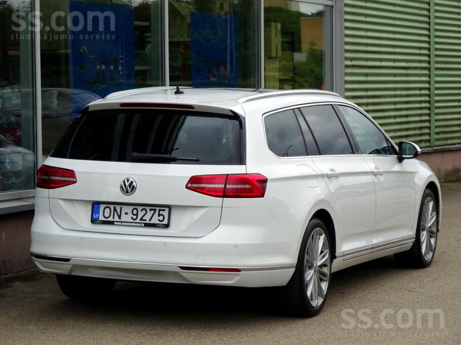 White Volkswagen Passat B8 2017 in Riga, with an engine capacity of 2.00 L and mileage of 241 thousand km for 10900 €, photo 3 on AUTOMOTO.COM.LV