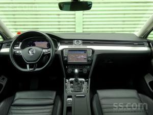 White Volkswagen Passat B8 2017 in Riga, with an engine capacity of 2.00 L and mileage of 241 thousand km for 10900 €, photo 6 on AUTOMOTO.COM.LV