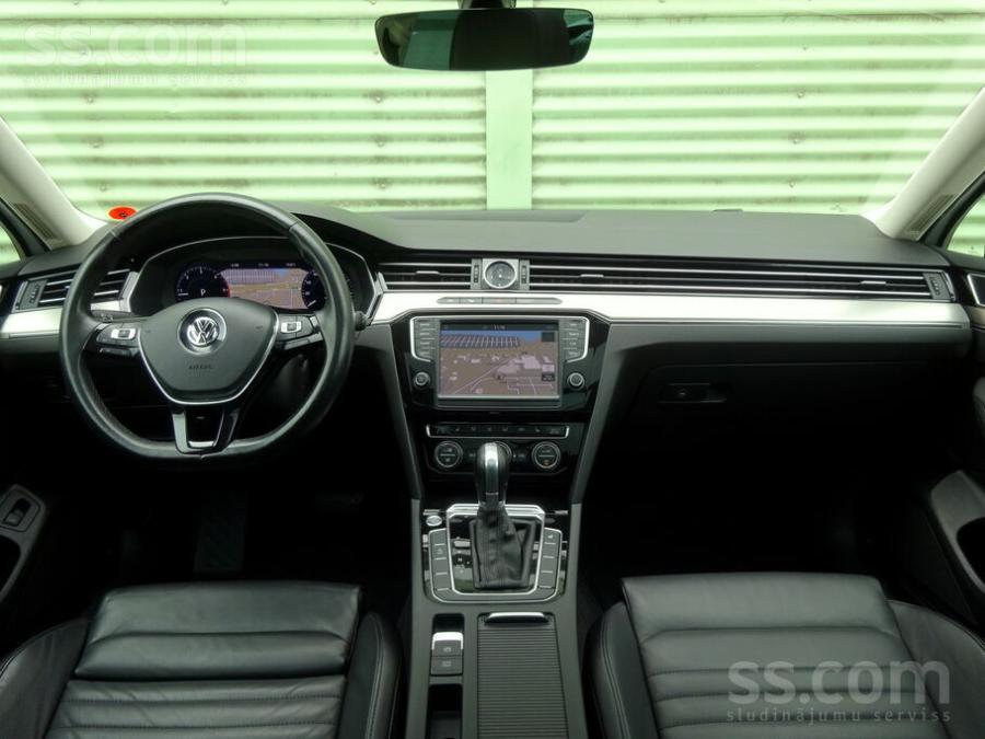 White Volkswagen Passat B8 2017 in Riga, with an engine capacity of 2.00 L and mileage of 241 thousand km for 10900 €, photo 6 on AUTOMOTO.COM.LV