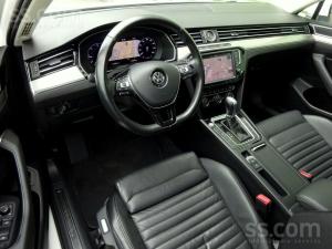 White Volkswagen Passat B8 2017 in Riga, with an engine capacity of 2.00 L and mileage of 241 thousand km for 10900 €, photo 7 on AUTOMOTO.COM.LV