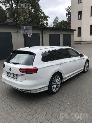 Balts Volkswagen Passat B8 2017 Rīga, ar dzinēja tilpumu 2.00 L un nobraukumu 165 tūkst. km par 21000 €, foto 6 vietnē AUTOMOTO.COM.LV