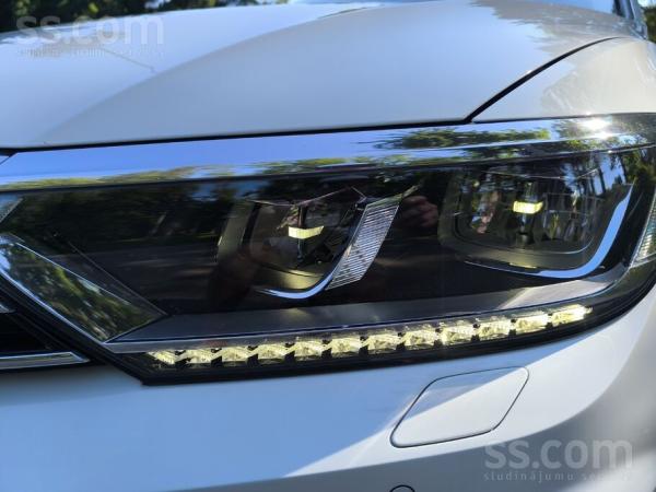 White Volkswagen Passat B8 2017 in Riga, with an engine capacity of 2.00 L and mileage of 244 thousand km for 12500 €, photo 9 on AUTOMOTO.COM.LV
