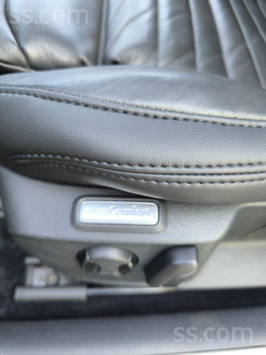 Balts Volkswagen Passat B8 2017 Rīga, ar dzinēja tilpumu 2.00 L un nobraukumu 244 tūkst. km par 12500 €, foto 16 vietnē AUTOMOTO.COM.LV