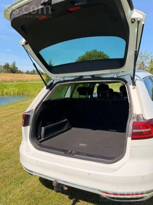 Balts Volkswagen Passat B8 2017 Alūksne, ar dzinēja tilpumu 2.00 L un nobraukumu 385 tūkst. km par 12000 €, foto 9 vietnē AUTOMOTO.COM.LV