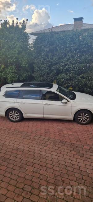 White Volkswagen Passat B8 2017 in Riga, with an engine capacity of 2.00 L and mileage of 260 thousand km for 9495 €, photo 3 on AUTOMOTO.COM.LV