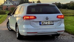 White Volkswagen Passat B8 2017 in Tukums, with an engine capacity of 1.60 L and mileage of 378 thousand km for 8999 €, photo 5 on AUTOMOTO.COM.LV