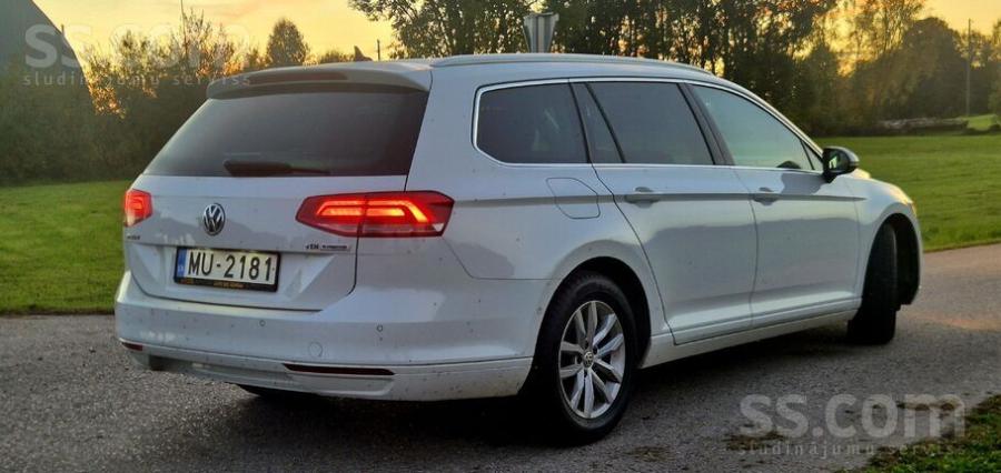 White Volkswagen Passat B8 2017 in Tukums, with an engine capacity of 1.60 L and mileage of 378 thousand km for 8999 €, photo 6 on AUTOMOTO.COM.LV