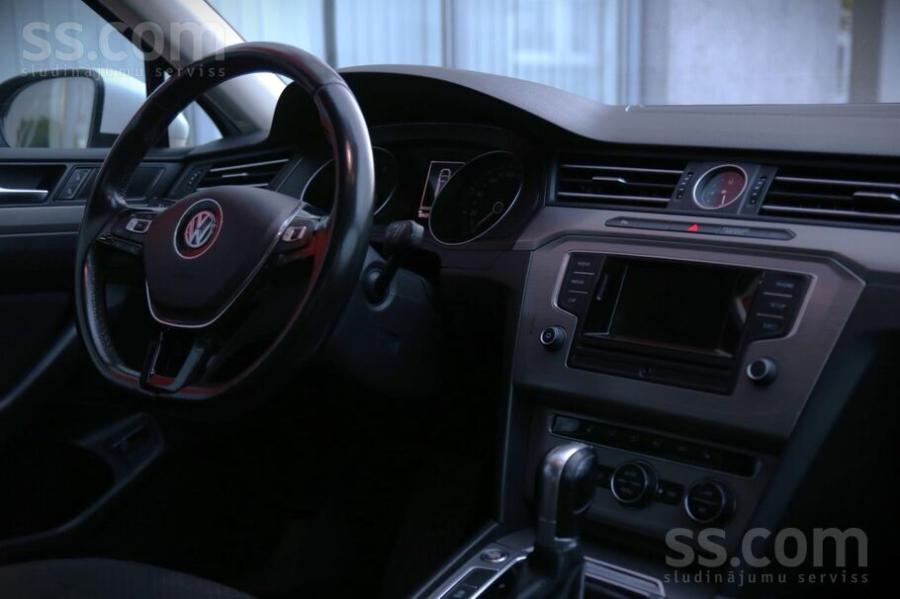 Balts Volkswagen Passat B8 2017 Rīga, ar dzinēja tilpumu 1.60 L un nobraukumu 189 tūkst. km par 8995 €, foto 12 vietnē AUTOMOTO.COM.LV
