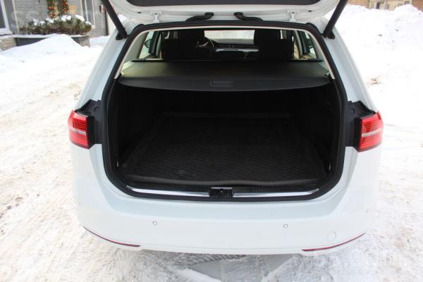 White Volkswagen Passat B8 2018 in Liepaja, with an engine capacity of 2.00 L and mileage of 177 thousand km for 14250 €, photo 5 on AUTOMOTO.COM.LV