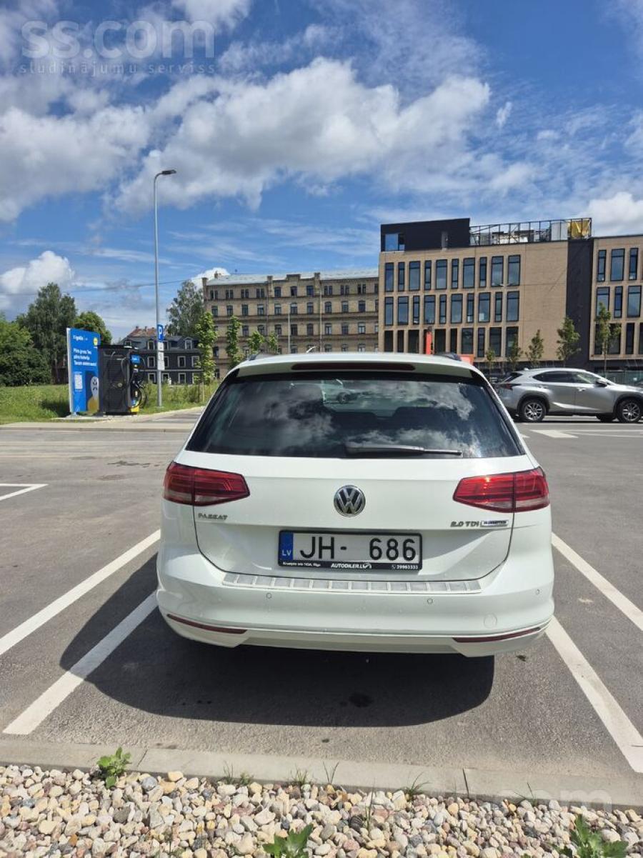 Balts Volkswagen Passat B8 2018 Rīga, ar dzinēja tilpumu 2.00 L un nobraukumu 344 tūkst. km par 9000 €, foto 5 vietnē AUTOMOTO.COM.LV
