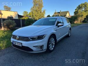 Balts Volkswagen Passat B8 2018 Rīga, ar dzinēja tilpumu 1.40 L un nobraukumu 194 tūkst. km par 13200 €, foto  vietnē AUTOMOTO.COM.LV