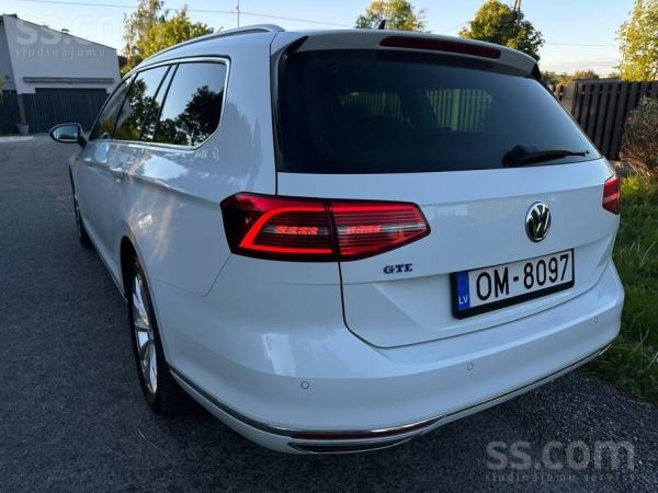 White Volkswagen Passat B8 2018 in Riga, with an engine capacity of 1.40 L and mileage of 194 thousand km for 11300 €, photo 7 on AUTOMOTO.COM.LV