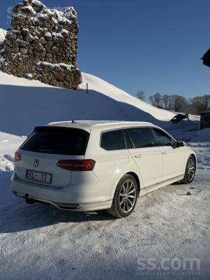 White Volkswagen Passat B8 2019 in Rezekne, with an engine capacity of 2.00 L and mileage of 230 thousand km for 14500 €, photo 3 on AUTOMOTO.COM.LV