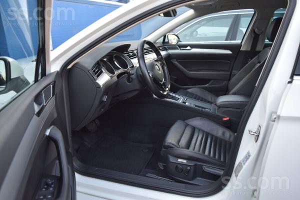 White Volkswagen Passat B8 2019 in Riga, with an engine capacity of 2.00 L and mileage of 182 thousand km for 13900 €, photo 3 on AUTOMOTO.COM.LV