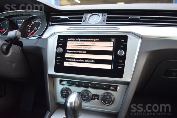 White Volkswagen Passat B8 2019 in Riga, with an engine capacity of 2.00 L and mileage of 182 thousand km for 13900 €, photo 9 on AUTOMOTO.COM.LV