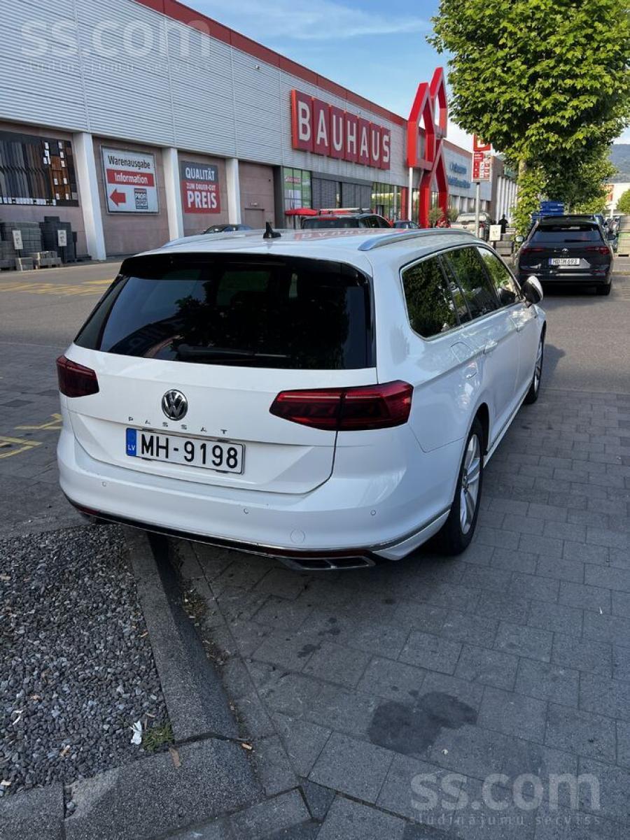 White Volkswagen Passat B8 2019 in Riga, with an engine capacity of 1.50 L and mileage of 121 thousand km for 17500 €, photo 1 on AUTOMOTO.COM.LV