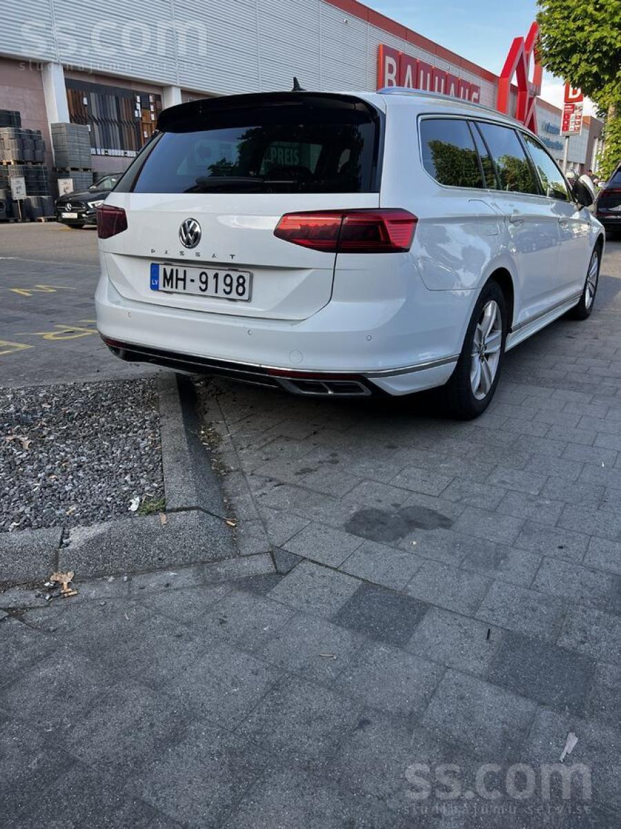 White Volkswagen Passat B8 2019 in Riga, with an engine capacity of 1.50 L and mileage of 121 thousand km for 17500 €, photo 3 on AUTOMOTO.COM.LV