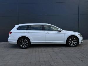 Balts Volkswagen Passat B8 2019 Rīga, ar dzinēja tilpumu 2.00 L un nobraukumu 178 tūkst. km par 16300 €, foto 4 vietnē AUTOMOTO.COM.LV
