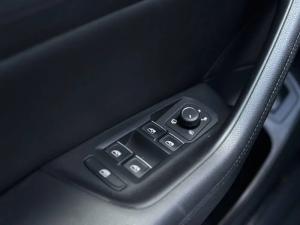 Balts Volkswagen Passat B8 2019 Rīga, ar dzinēja tilpumu 2.00 L un nobraukumu 178 tūkst. km par 16300 €, foto 18 vietnē AUTOMOTO.COM.LV