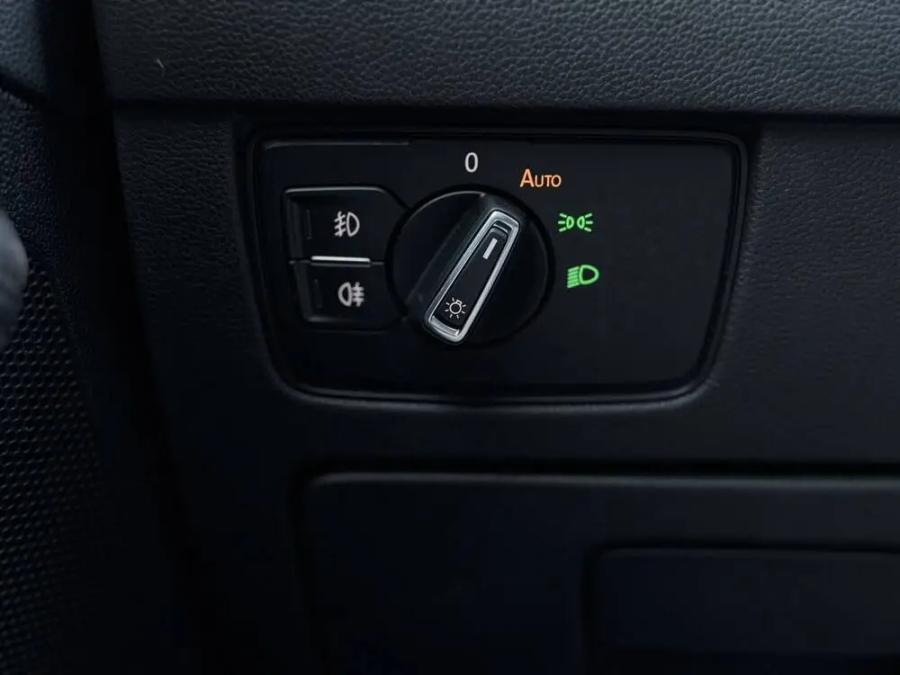 Balts Volkswagen Passat B8 2019 Rīga, ar dzinēja tilpumu 2.00 L un nobraukumu 178 tūkst. km par 16300 €, foto 19 vietnē AUTOMOTO.COM.LV