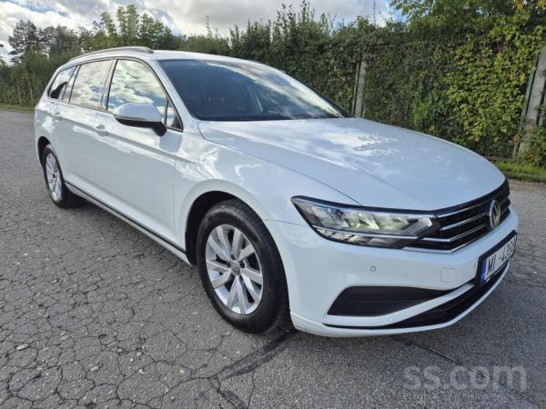 White Volkswagen Passat B8 2019 in Jelgava, with an engine capacity of 1.60 L and mileage of 101 thousand km for 15900 €, photo 1 on AUTOMOTO.COM.LV