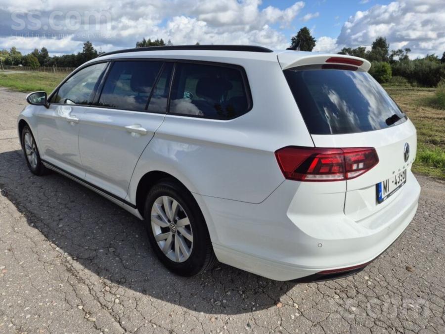 White Volkswagen Passat B8 2019 in Jelgava, with an engine capacity of 1.60 L and mileage of 101 thousand km for 15900 €, photo 6 on AUTOMOTO.COM.LV