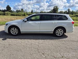 White Volkswagen Passat B8 2019 in Jelgava, with an engine capacity of 1.60 L and mileage of 101 thousand km for 15900 €, photo 7 on AUTOMOTO.COM.LV