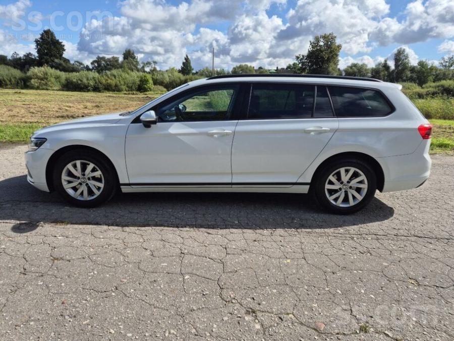 White Volkswagen Passat B8 2019 in Jelgava, with an engine capacity of 1.60 L and mileage of 101 thousand km for 15900 €, photo 7 on AUTOMOTO.COM.LV