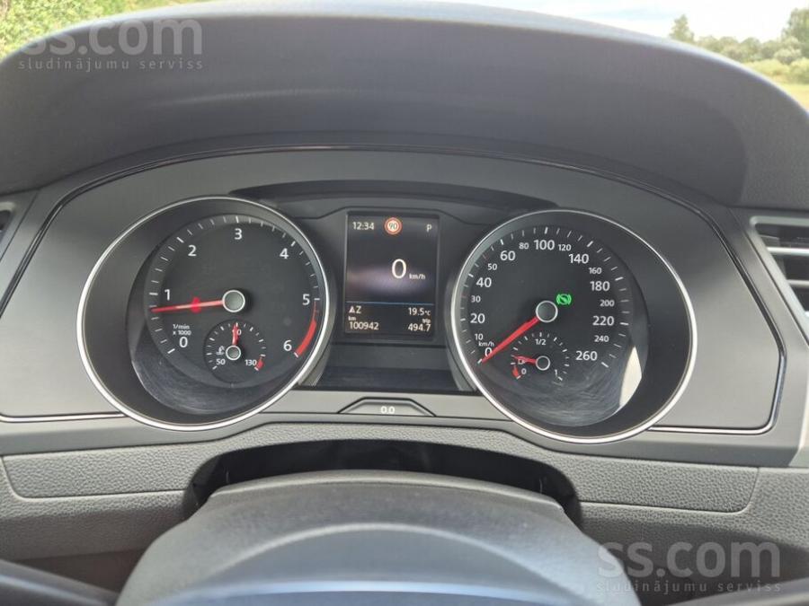 White Volkswagen Passat B8 2019 in Jelgava, with an engine capacity of 1.60 L and mileage of 101 thousand km for 15900 €, photo 14 on AUTOMOTO.COM.LV