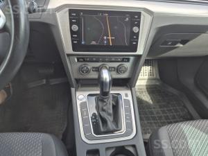 White Volkswagen Passat B8 2019 in Jelgava, with an engine capacity of 1.60 L and mileage of 101 thousand km for 15900 €, photo 16 on AUTOMOTO.COM.LV